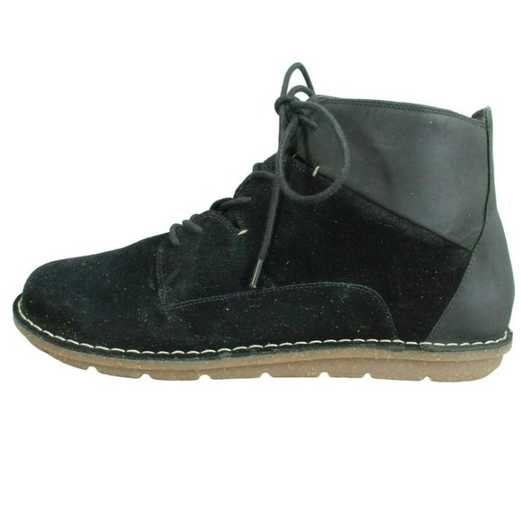 Clarks | Shoes | Clarks Tamitha Key Black Suede Lace Up Flat Casual ...